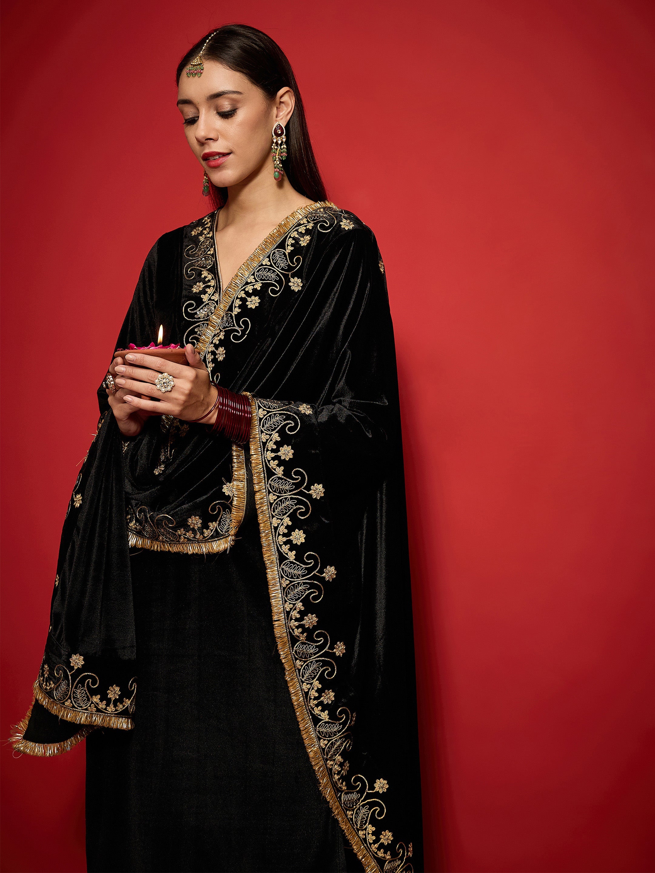 Buy Black Velvet Embroidered Dushala Online At Best Price - Sassafras.in